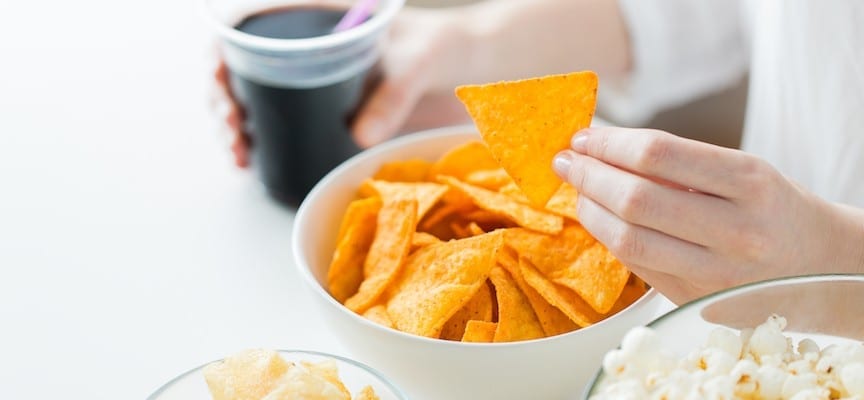 Mengapa Kita Cenderung Menyukai Makanan Garing dan Renyah? - DokterSehat