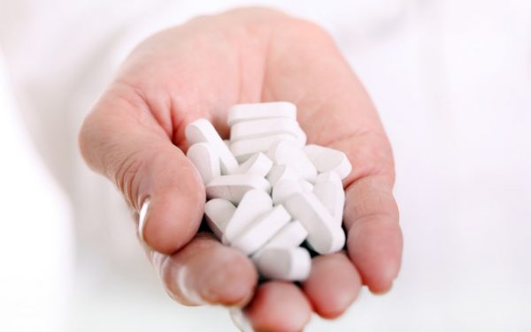 Asam Mefenamat: Manfaat, Dosis, dan Efek Samping - DokterSehat