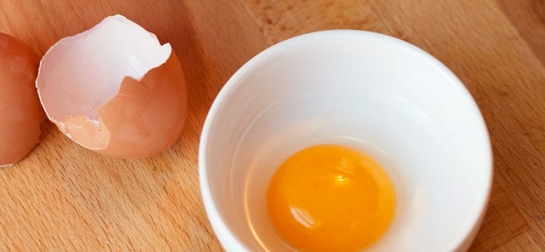 Agar Tidak Resah, Ketahui Ciri-Ciri Telur Palsu? - DokterSehat