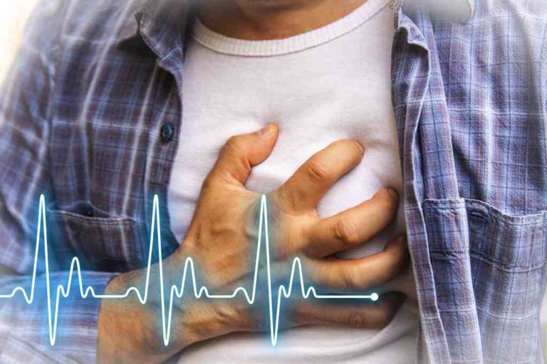 Palpitasi: Gejala, Penyebab, Diagnosis, dan Pengobatan