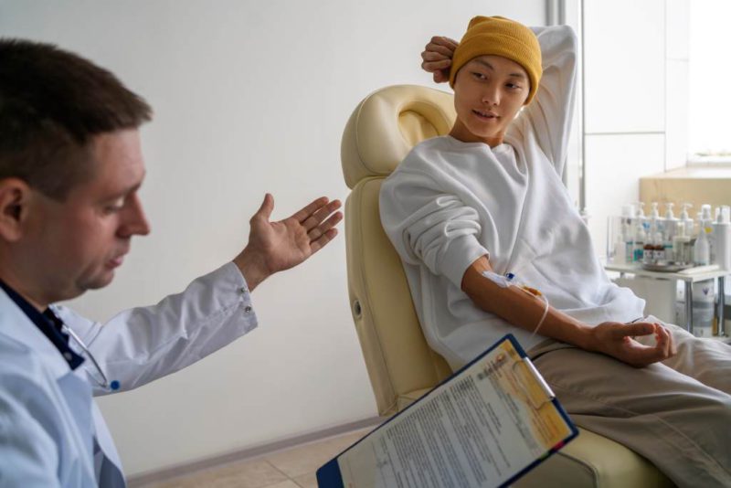 Mengenali Perbedaan Kemoterapi dan Radioterapi - DokterSehat