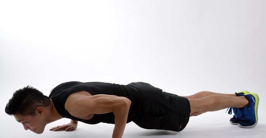 Ingin Membentuk Otot Bahu? Lakukan 4 Gerakan Ini!