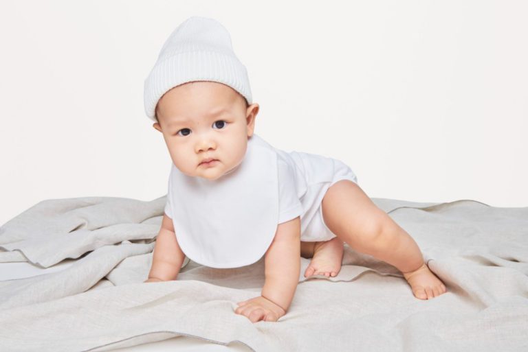 Bayi Merangkak: Cara Melatih, Manfaat, Jenis Gaya, dll - DokterSehat