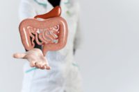 10 Cara Membersihkan Usus Kotor, dari yang Alami hingga Medis