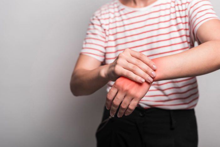 Obat Triamcinolone: Manfaat, Dosis, Efek Samping, dll - DokterSehat