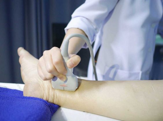 Deep Vein Thrombosis (DVT): Penyebab, Gejala, Obat