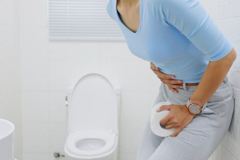 Sering Buang Air Kecil, Benarkah Tanda Diabetes? - DokterSehat