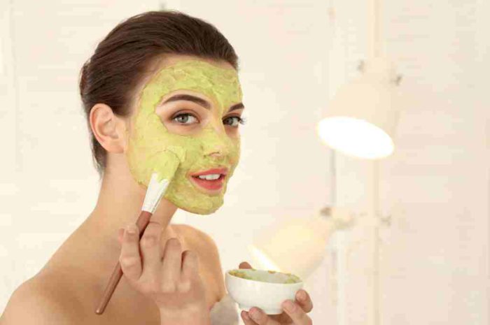 12 Manfaat Masker Alpukat Untuk Wajah Terbukti