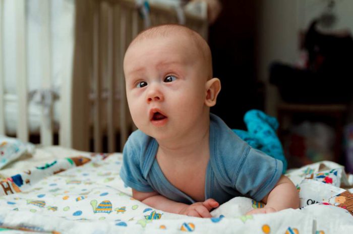 Mata Juling pada Bayi: Kenali Penyebab dan Cara Mengatasinya