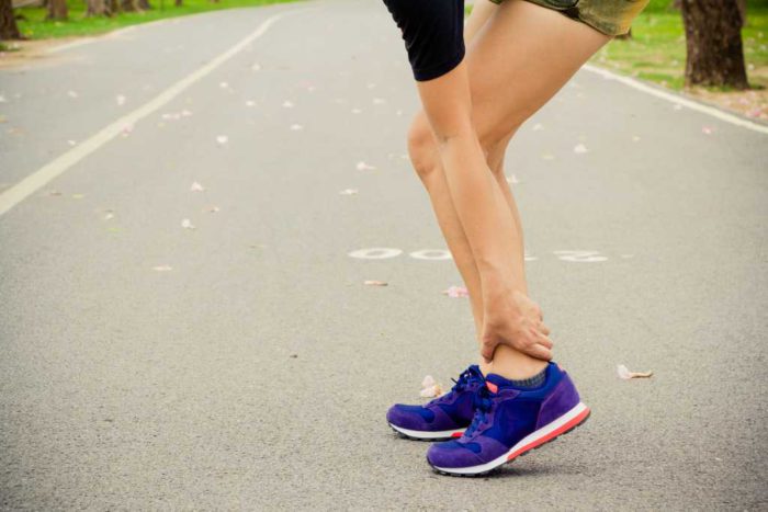 Bidai Tulang Kering: Penyebab, Gejala, Penanganan, dll - DokterSehat