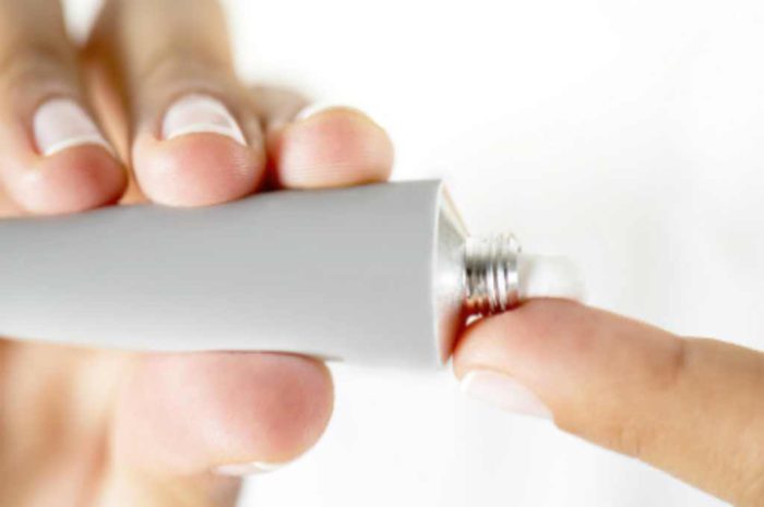 Biocort Cream: Manfaat, Dosis, Cara Pakai, Efek Samping, dll