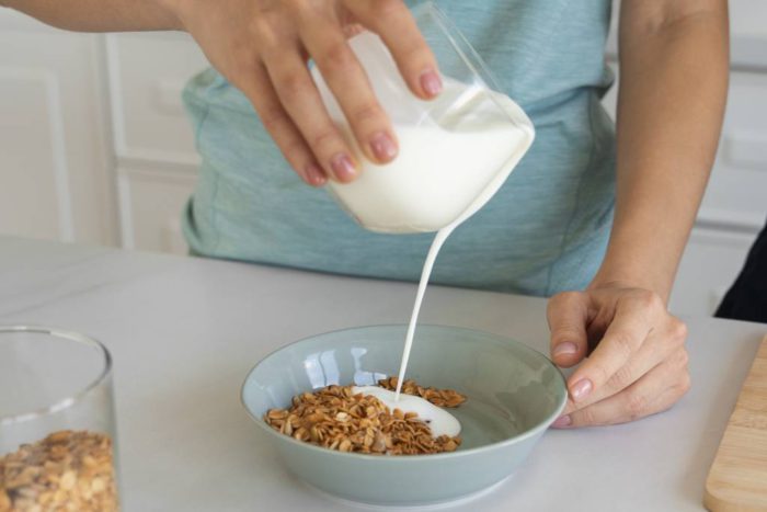 11 Manfaat Oatmeal untuk Ibu Hamil dan Kandungan Nutrisinya