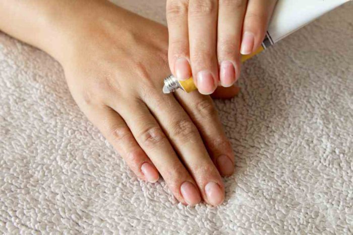 Benzocaine: Manfaat, Dosis, Efek Samping, dll - DokterSehat