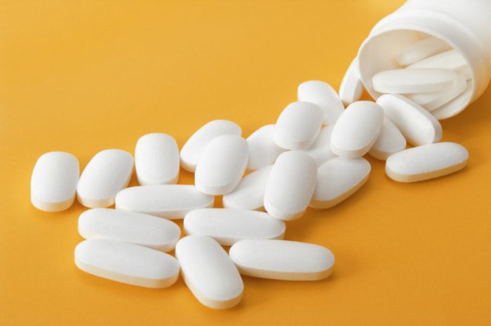 Cefuroxime: Fungsi, Dosis, Efek Samping, Peringatan, dll