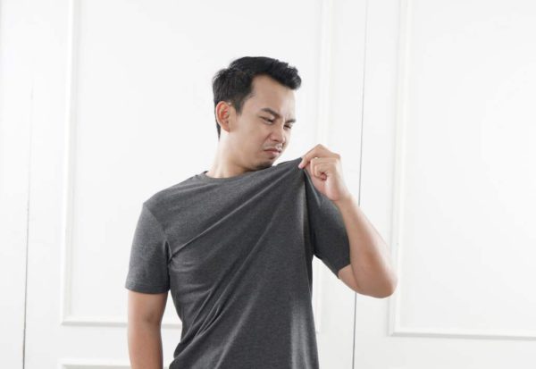 13 Cara Menghilangkan Bau Badan (Mudah Dilakukan) - DokterSehat