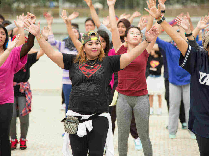 15 Manfaat Zumba bagi Kesehatan Tubuh - DokterSehat