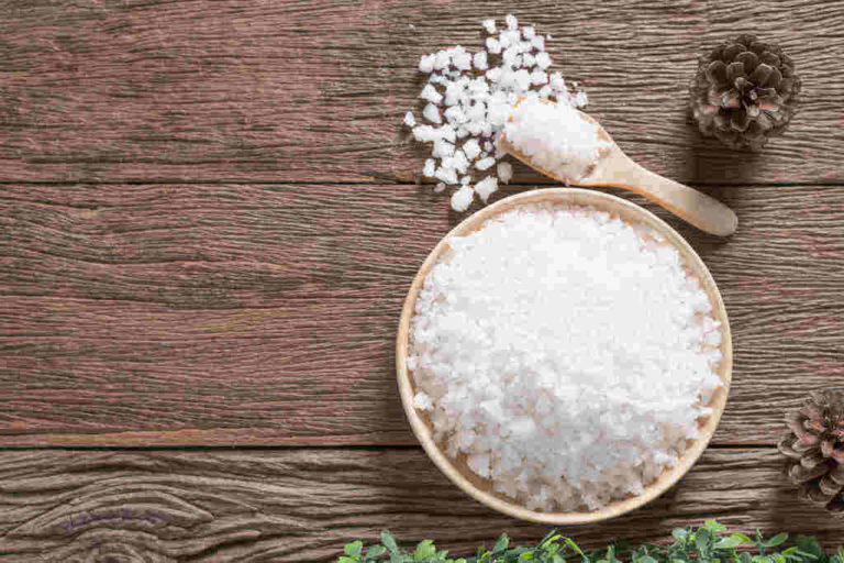 Garam Epsom: 12 Manfaat dan Efek Sampingnya - DokterSehat