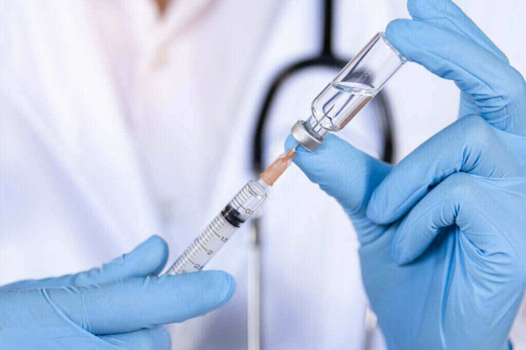 Doxorubicin: Fungsi, Efek Samping, Dosis, dll - DokterSehat
