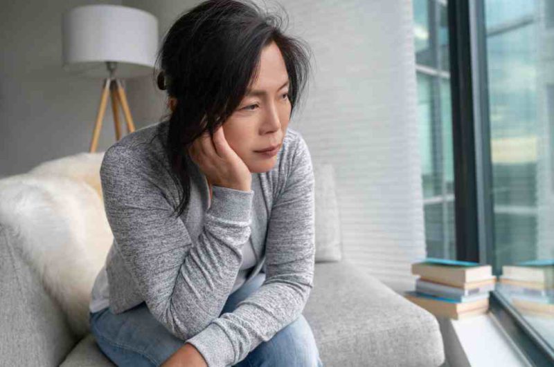 Perimenopause: Gejala, Penyebab, Cara Mengatasi, dll - DokterSehat