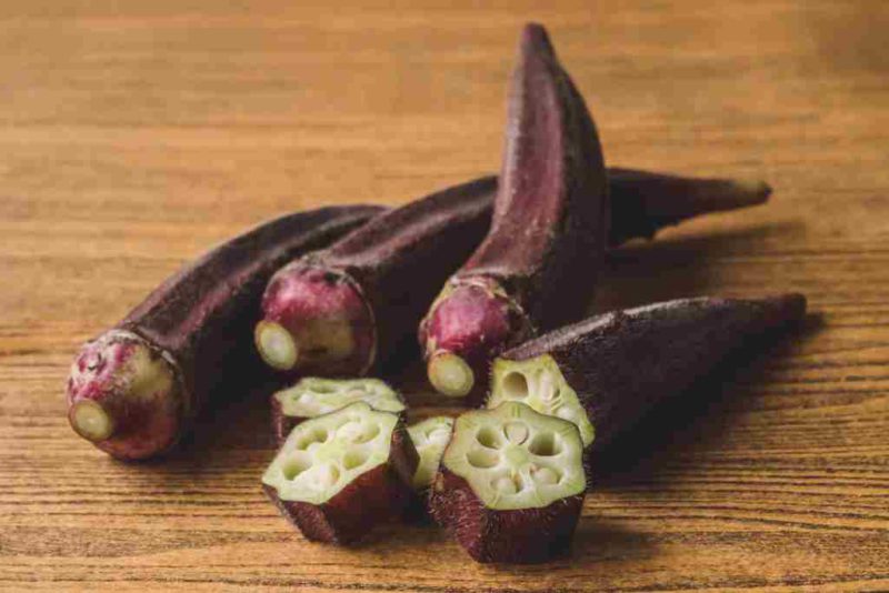 13 Manfaat Okra Merah dan Hijau bagi Kesehatan Tubuh - DokterSehat