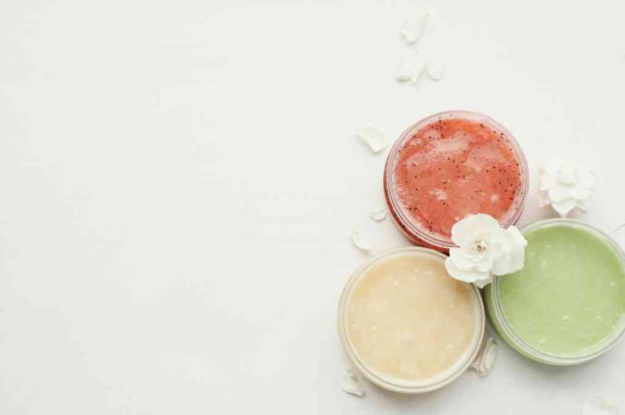 Perbedaan Body Scrub dan Lulur yang Harus Kamu Tahu