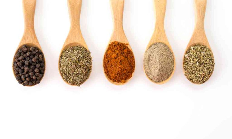 10 Penyedap Rasa Alami yang Bisa Gantikan MSG - DokterSehat